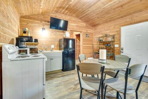 Half-mi To Bull Shoals Lake Access Anglers Cabin - Bull Shoals, AR