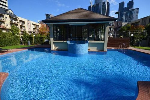 Bright & Spacious With 3 King Or 6 Single Beds - John Cain Arena