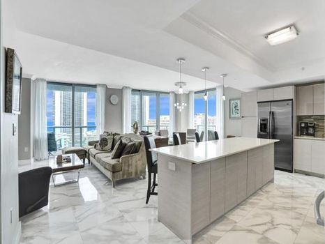 Luxury 3br Water View 18th-floor Deck Pool - Hallandale Beach