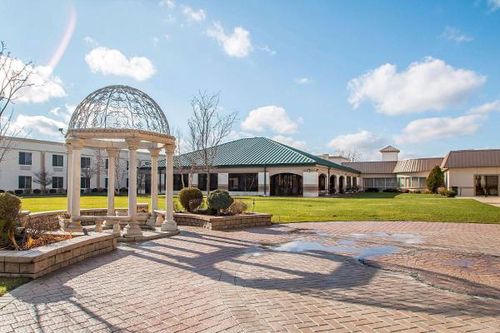 Clarion Inn Elmhurst - Oak Brook Near I-88, I-290, I-294 - Melrose Park, IL
