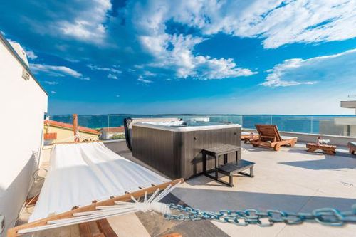 Luxury Penthouse - Mandre