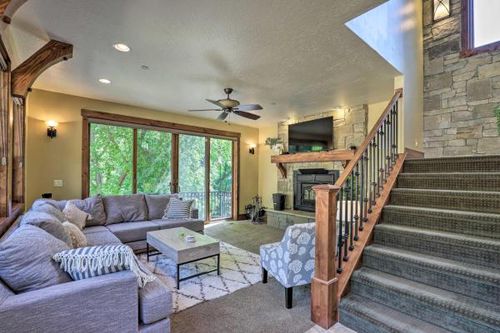 Provo Canyon Cabin Treehouse With Mountain Views - Sundance, UT