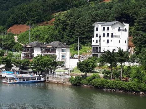 Interlaken Stay - Gapyeong-gun