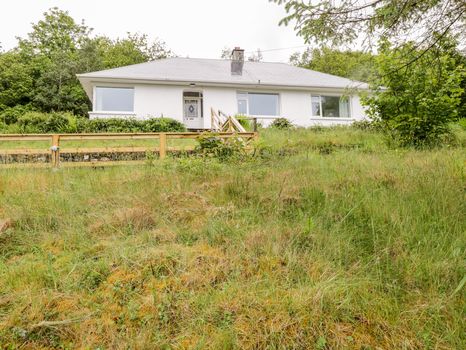 Rainbows End, Pet Friendly, With Open Fire In Clifden, County Galway - Clifden