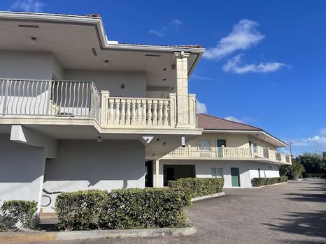 Hialeah, FL Motels at the Best Price | cozycozy