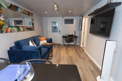 Eastwick - Philadelphia All Lodging & Accommodation | COZYCOZY