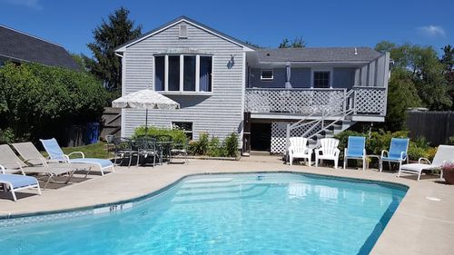 5423 Rhode Island Short Term and Weekly Rentals | cozycozy