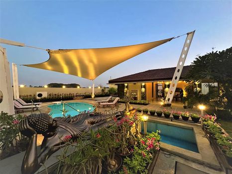 Villa in Wada at the Best Price | cozycozy