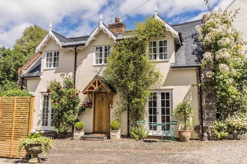 Welshpool Lodges at the Best Price | cozycozy