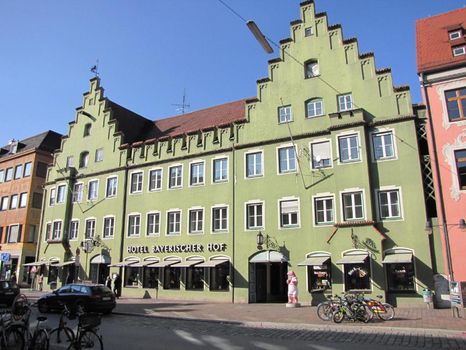 Search 10 Cheap Hotels in Freising | cozycozy