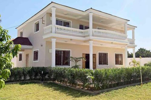 The Gambia Villas and Holiday homes | Best Deals on cozycozy