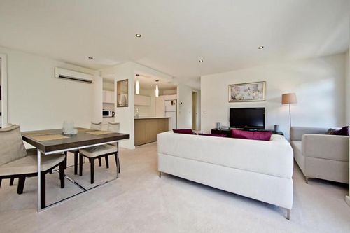 1610 Canberra Short Term and Weekly Rentals | cozycozy