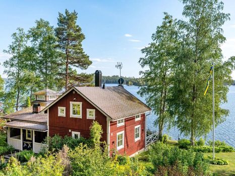 Sweden Cabins at the Best Price | cozycozy