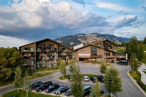 Jackson, WY Resorts at the Best Price | cozycozy