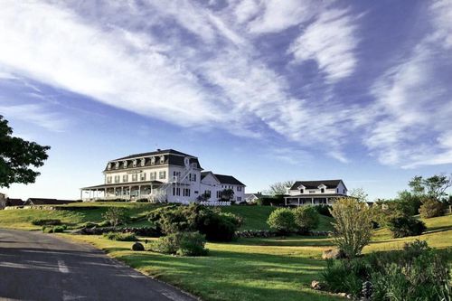Search 8 Cheap Hotels in Block Island, RI | cozycozy