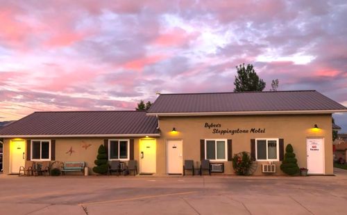 Bryce Canyon City, UT Motels at the Best Price | cozycozy