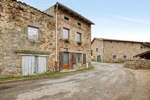 Maison De 2 Chambres Avec Jardin Clos Et Wifi A Valprivas - Haute-Loire