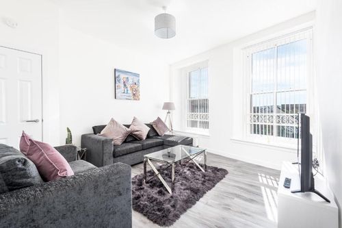 Dundee Lodges at the Best Price | cozycozy