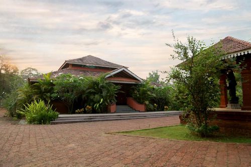 Amboli Resorts at the Best Price | cozycozy