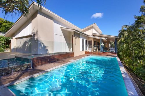 Sunshine Coast Vacation Rentals & Airbnb - COZYCOZY