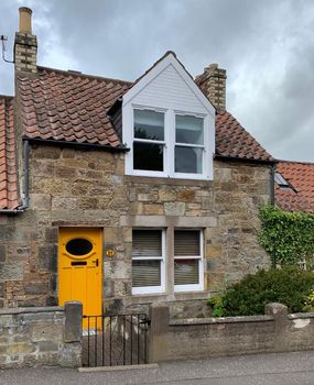 Dundee Lodges at the Best Price | cozycozy