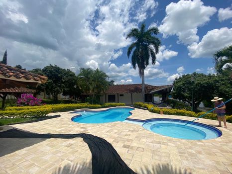 Cabañas y Casas Vacacionales en Buga | cozycozy